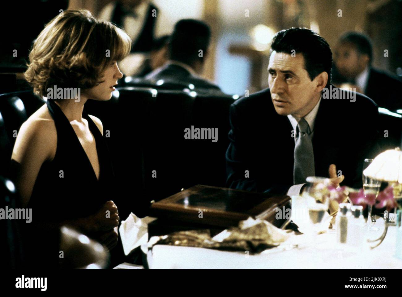 Gabriel byrne bridget fonda assassin hi-res stock photography and ...