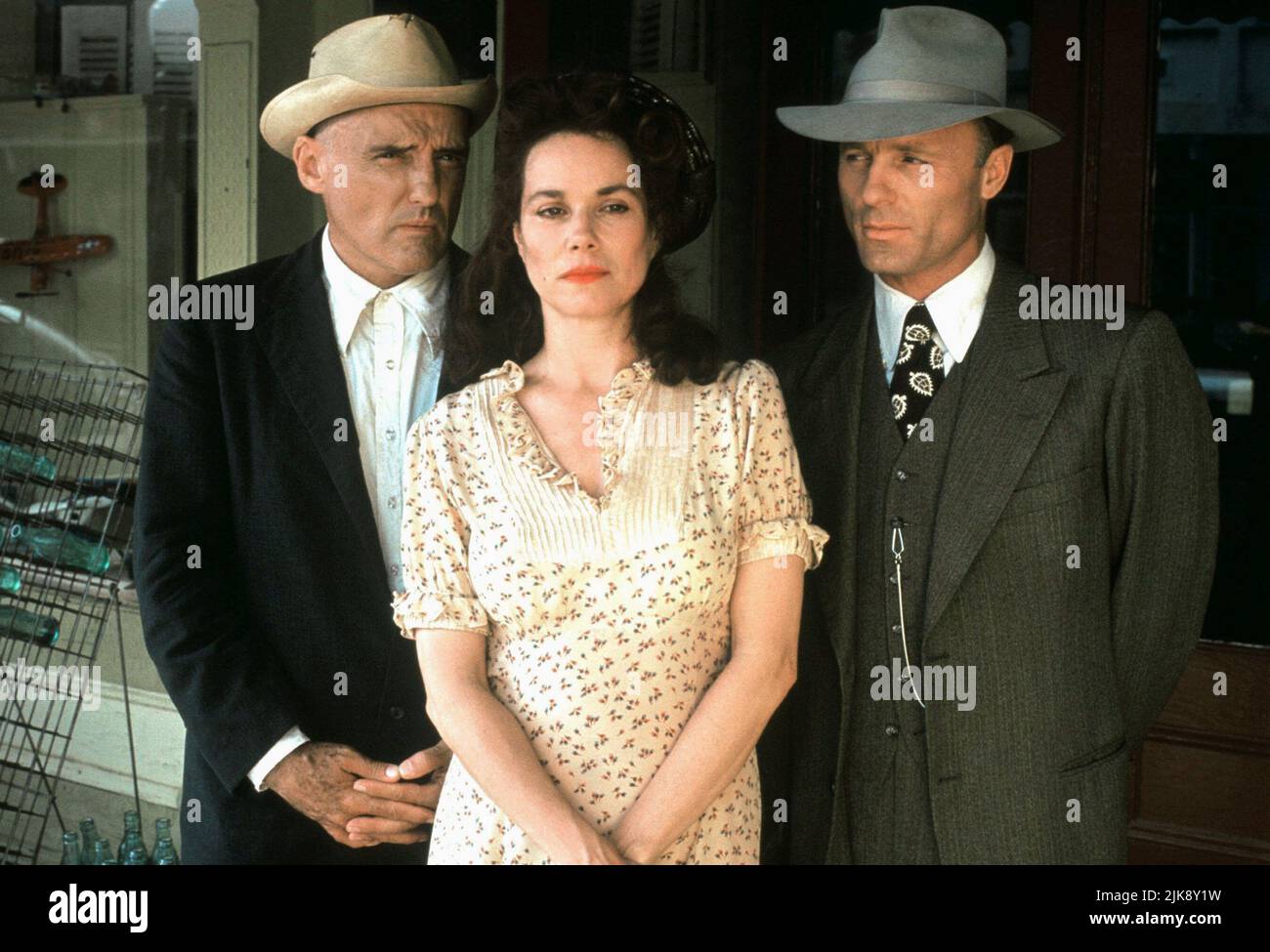 Dennis Hopper, Barbara Hershey & Ed Harris Film Paris Trout (1991 ...