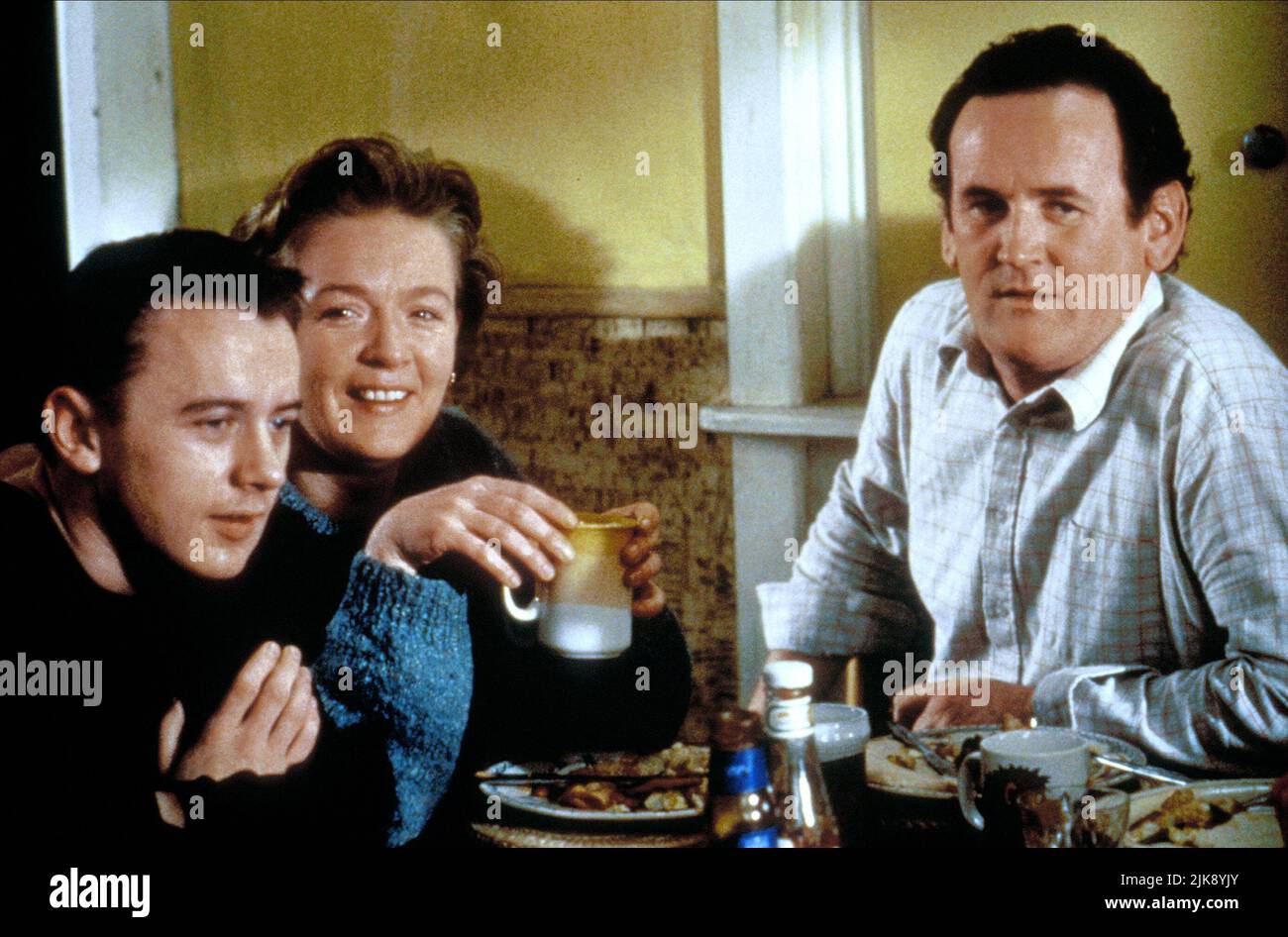 Eanna Macliam, Ruth Mccabe & Colm Meaney Film The Snapper (1990 ...