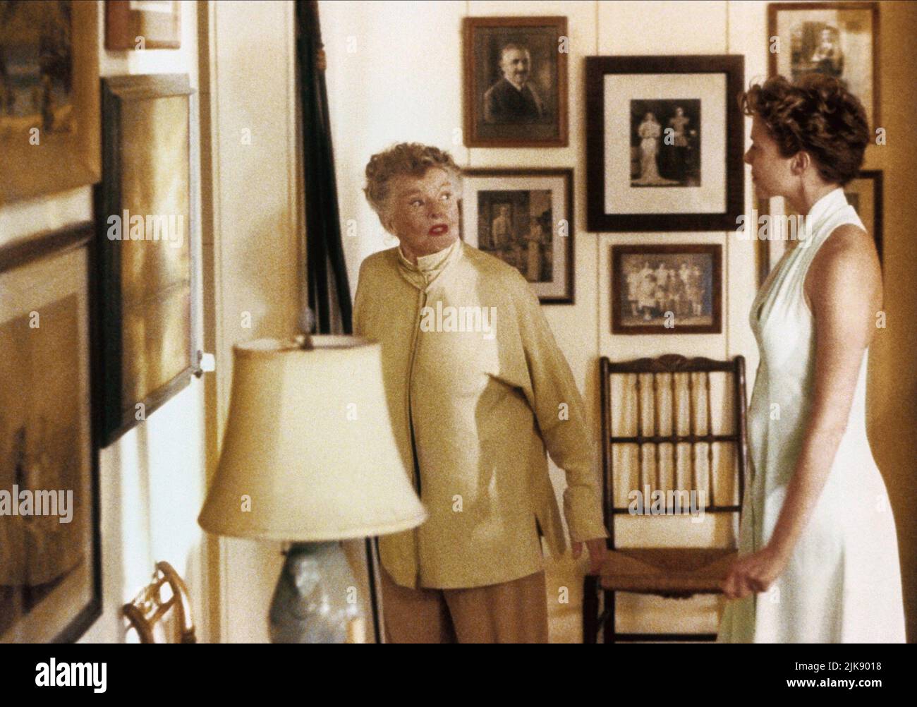 Love affair 1994 annette bening hi-res stock photography and images - Alamy