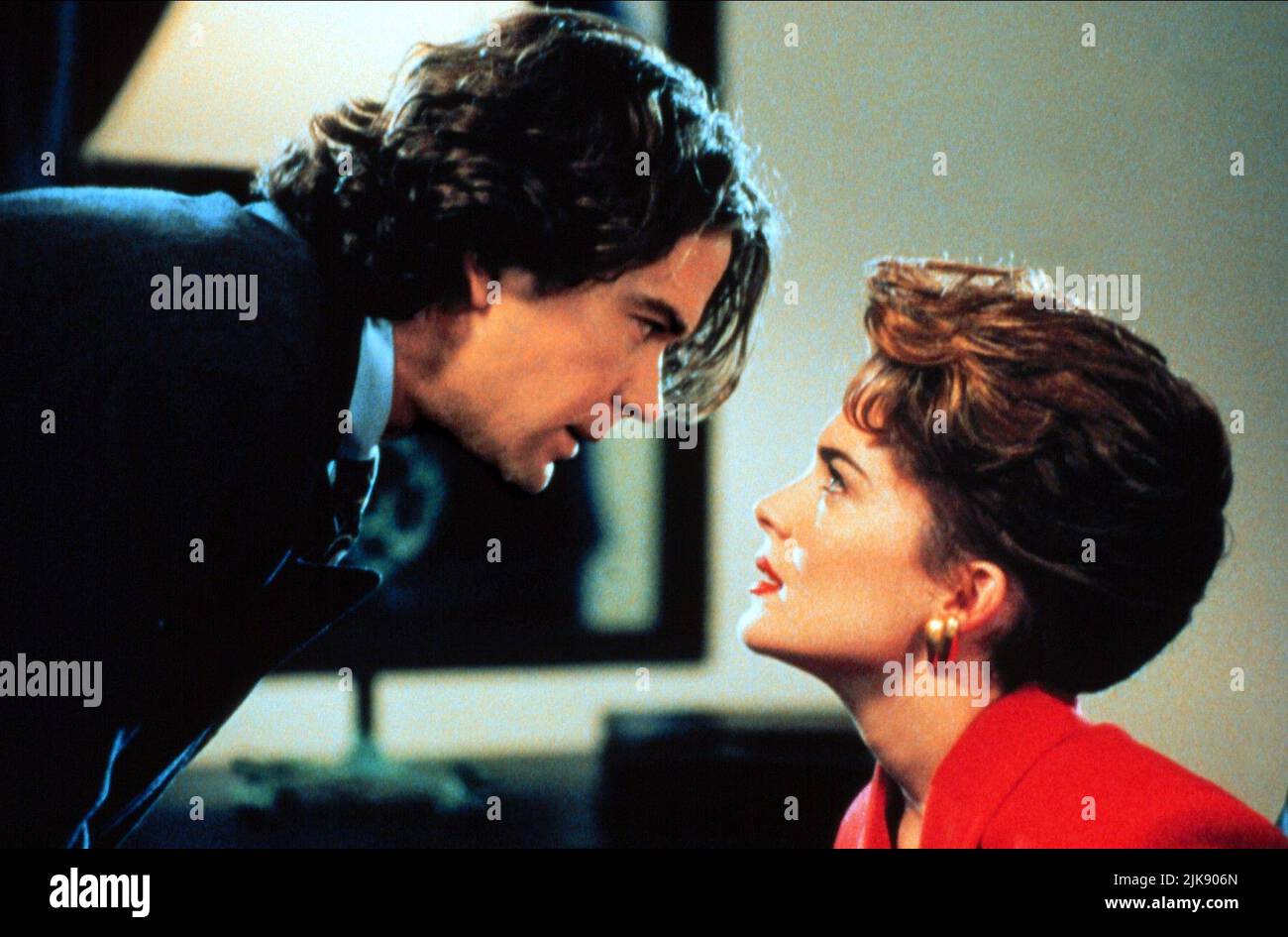 Timothy Hutton & Lara Flynn Boyle Film The Temp (1990) Characters ...