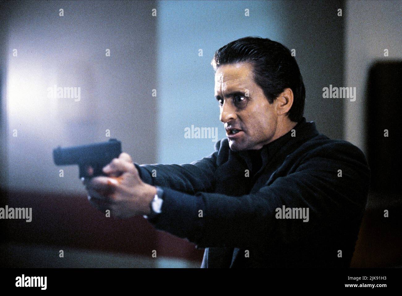 Michael Douglas Film Basic Instinct (USA/FR 1992) Characters: Detective ...