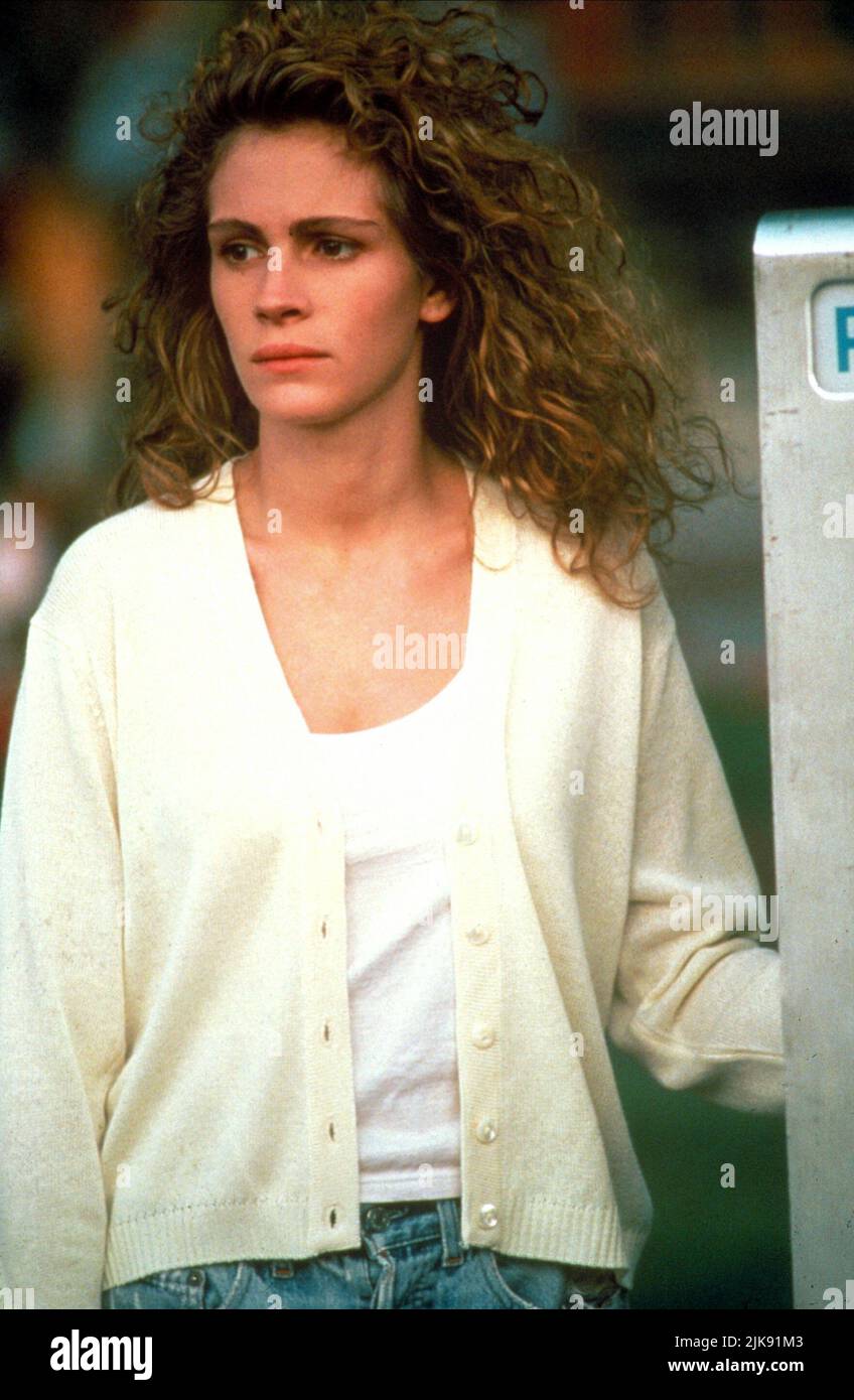 Julia Roberts Film Sleeping With The Enemy (1991) Characters: Laura ...