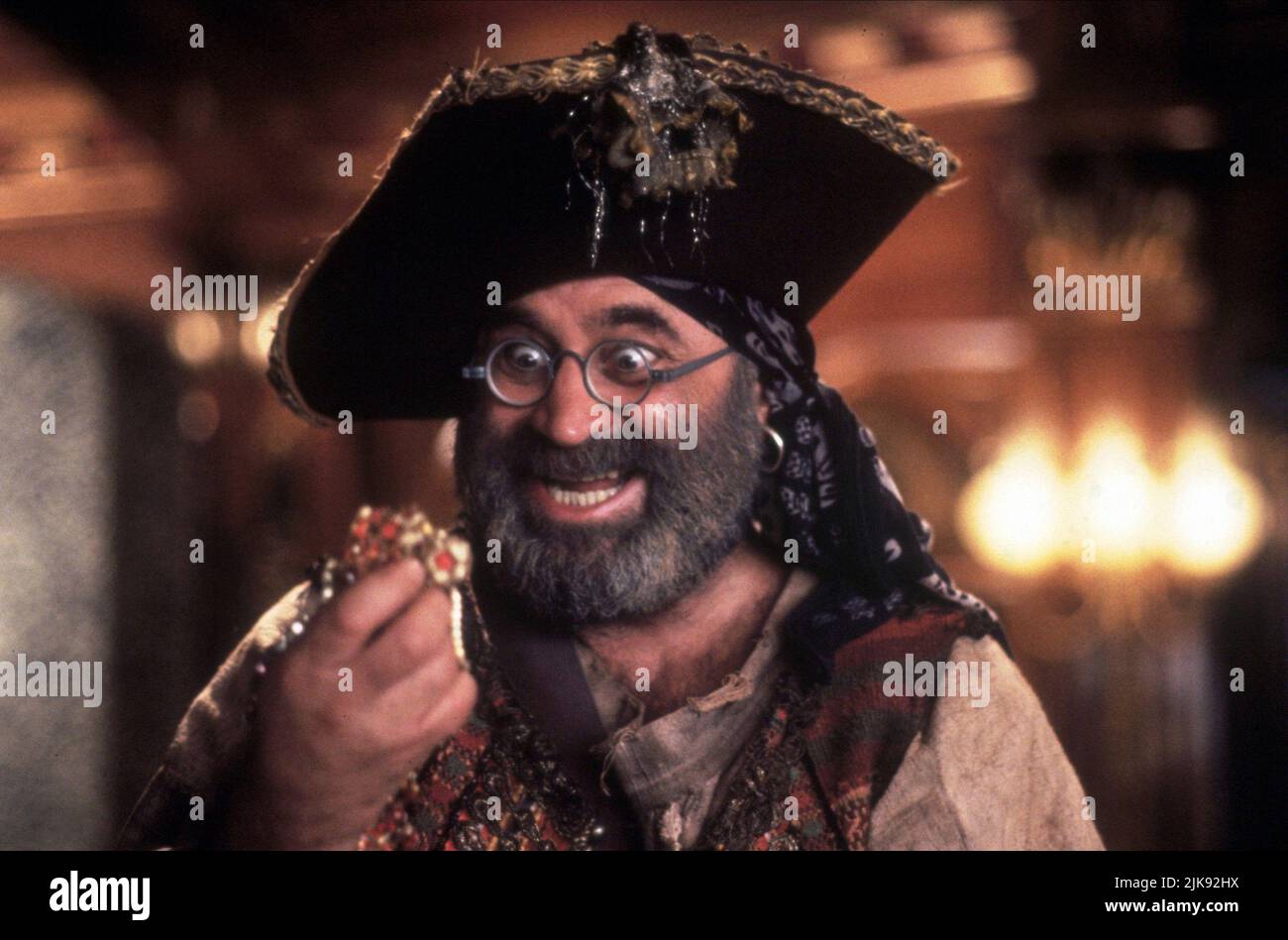 Bob Hoskins Film Hook (USA 1991) Characters: Smee Director: Steven ...