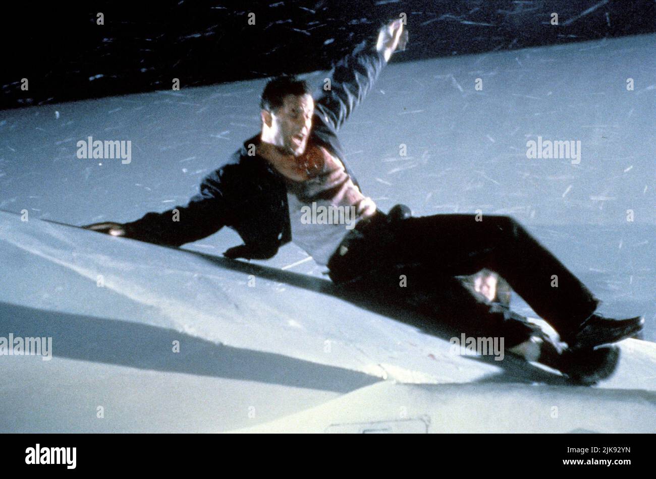 John mcclane die hard 2 hi-res stock photography and images - Alamy