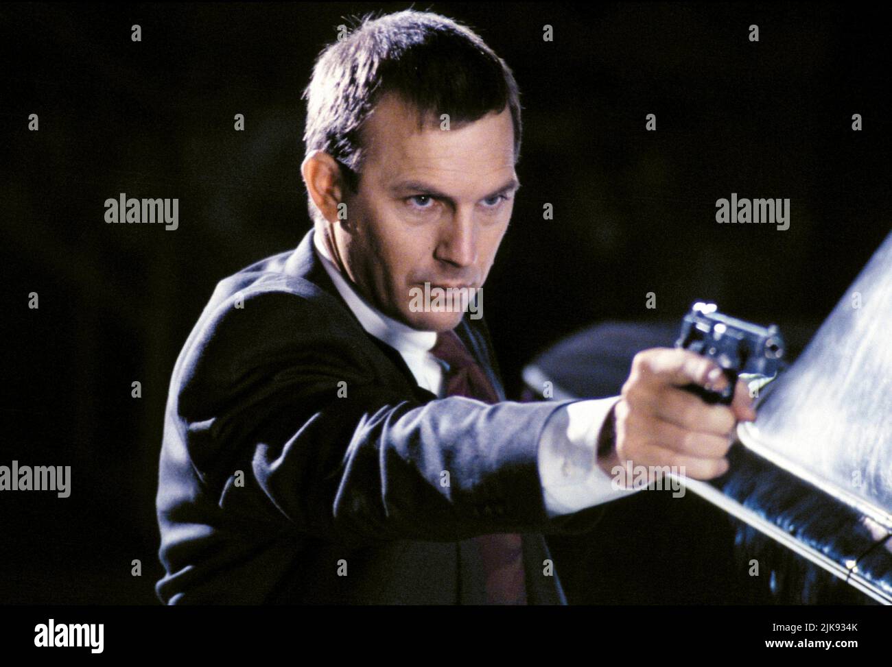 Kevin Costner Film The Bodyguard (1992) Characters: Frank Farmer ...