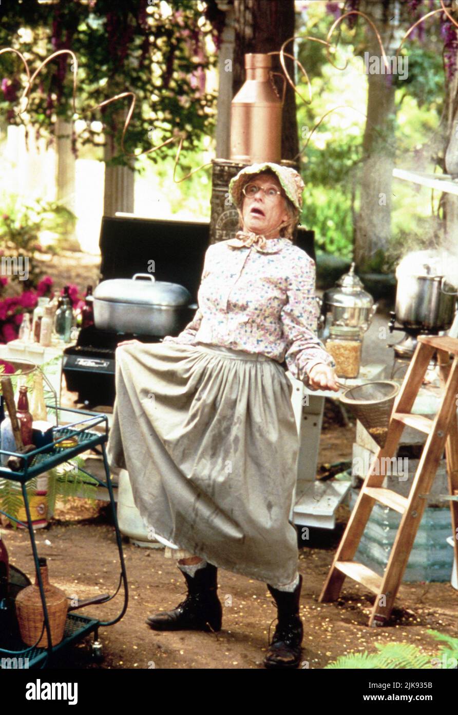 Cloris Leachman Film The Beverly Hillbillies (USA 1993) Characters: Granny Director: Penelope ...