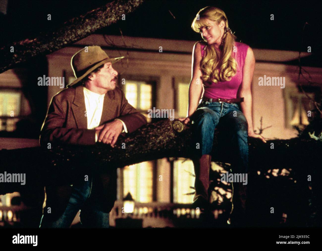 Jim Varney & Erika Eleniak Film: The Beverly Hillbillies (USA 1993 ...