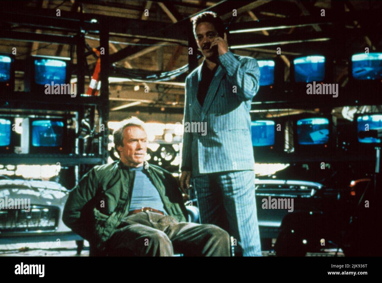 Clint Eastwood & Raul Julia Film: The Rookie (USA 1990) Characters ...