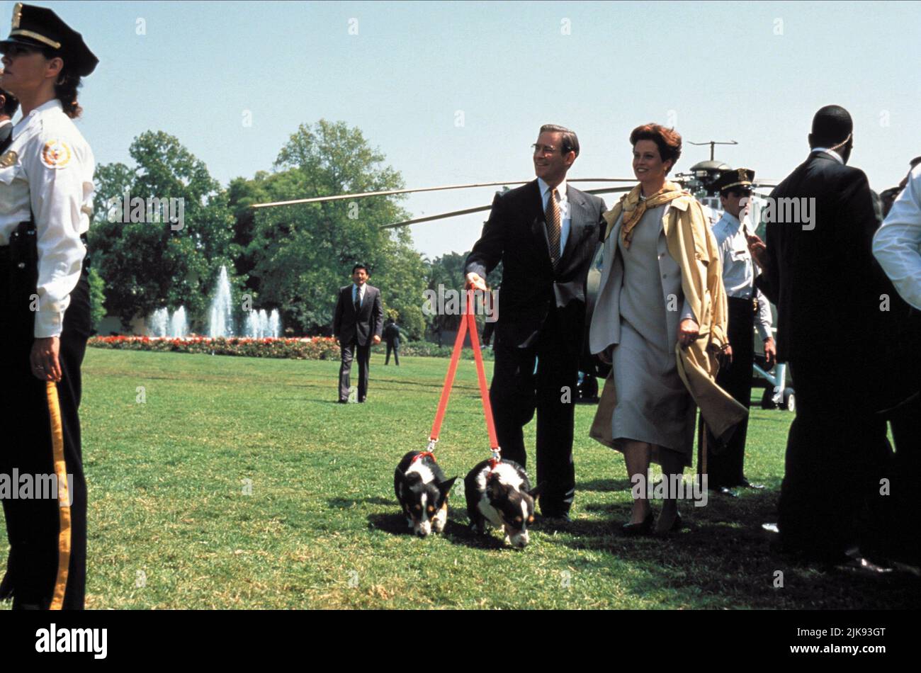 Kevin kline sigourney weaver dave hi-res stock photography and images ...