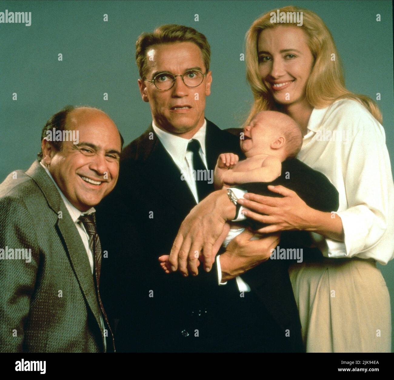 Danny Devito, Arnold Schwarzenegger, Emma Thompson & Baby Film: Junior ...