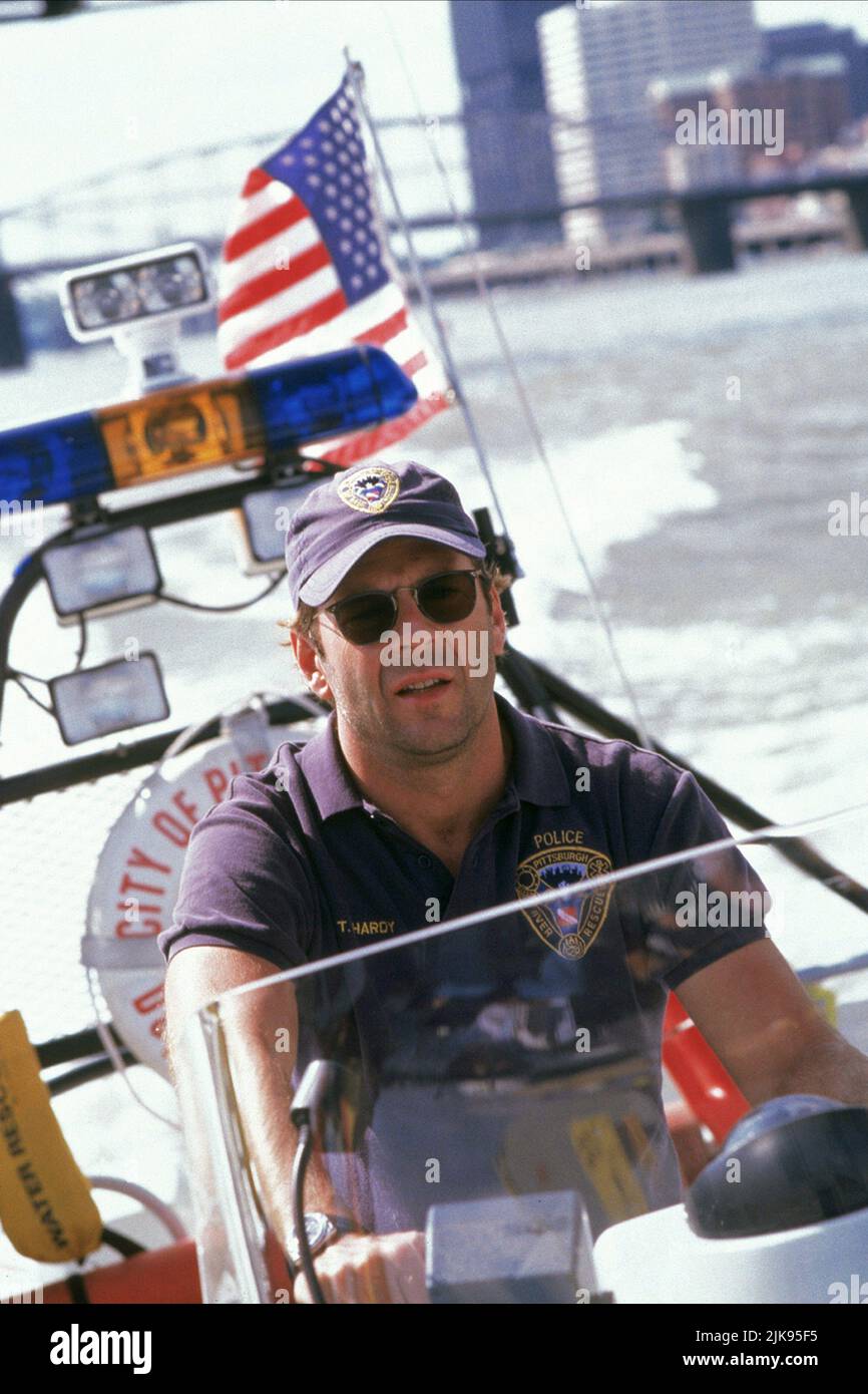 Bruce Willis Film Striking Distance (USA 1993) Characters: Det. Tom ...