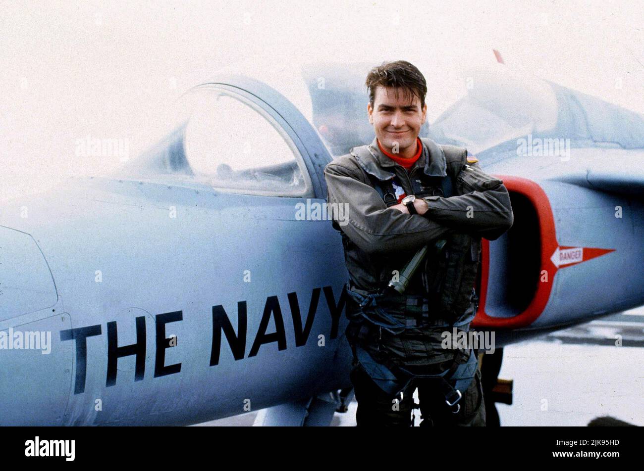 Charlie Sheen Film: Hot Shots! (1992) Characters: Lt. Topper Harley ...