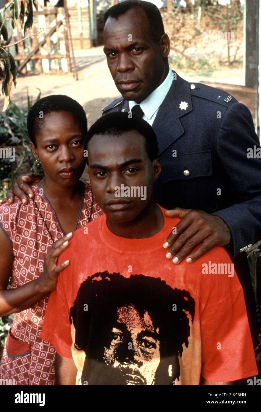 Alfre Woodard, Maynard Eziashi & Danny Glover Film: Bopha! (1993 ...
