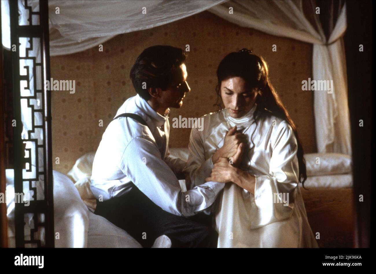 Jeremy Irons & John Lone Film M. Butterfly (USA 1993) Characters: Rene ...