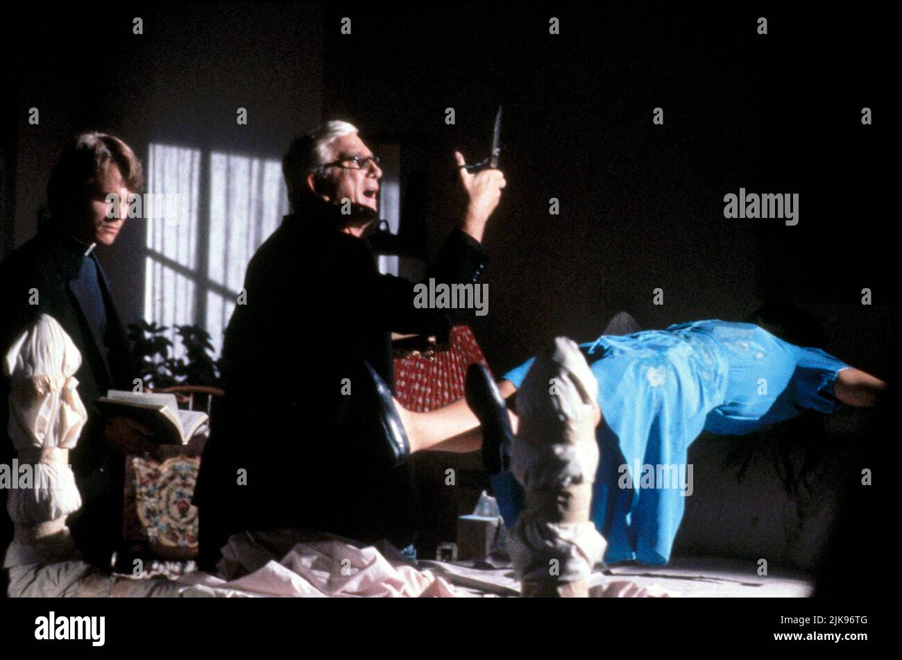 Anthony Starke, Leslie Nielson & Linda Blair Film Repossessed (1990 ...