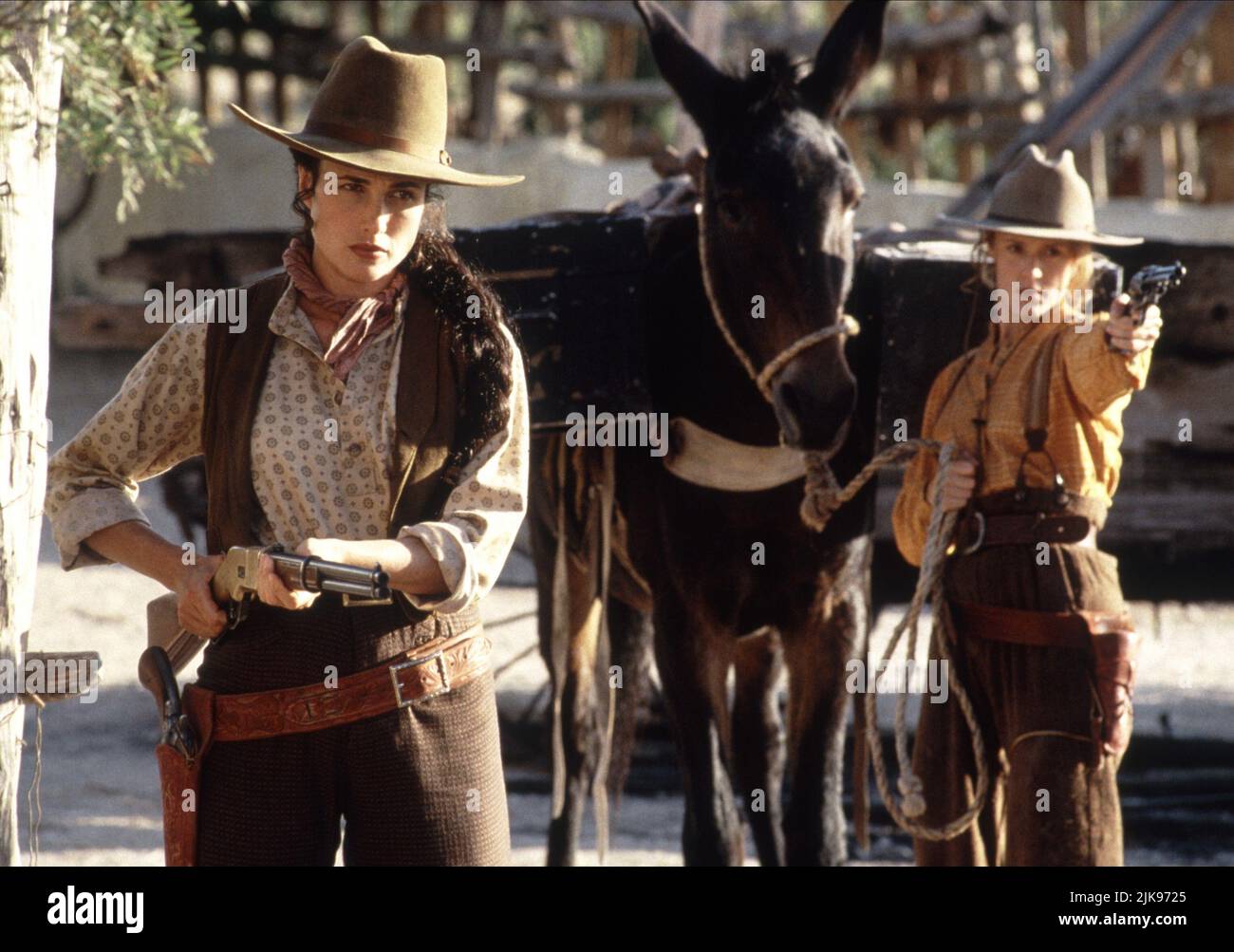 Madeleine Stowe & Mary Stuart Masterson Film Bad Girls (1994 ...