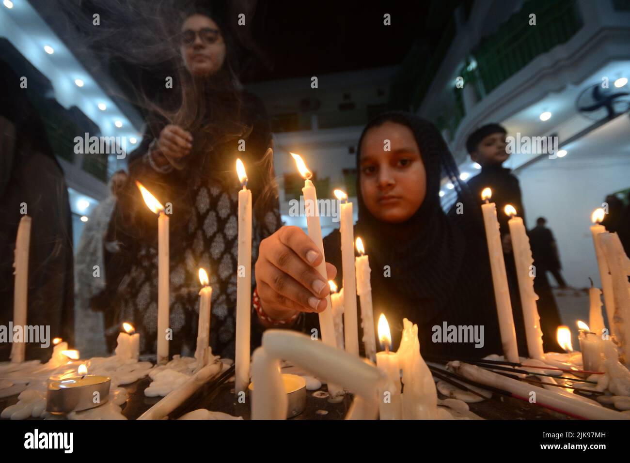 Peshawar, Pakistan. 30th July, 2022. Pakistani Shiite Muslims lights ...