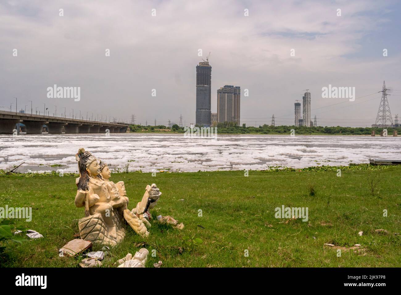 Polluted waters of yamuna river hi-res stock photography and images - Alamy