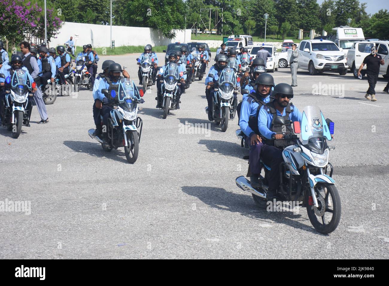 Islamabad, Pakistan. 31st July, 2022. Pakistan police conducting a flag ...