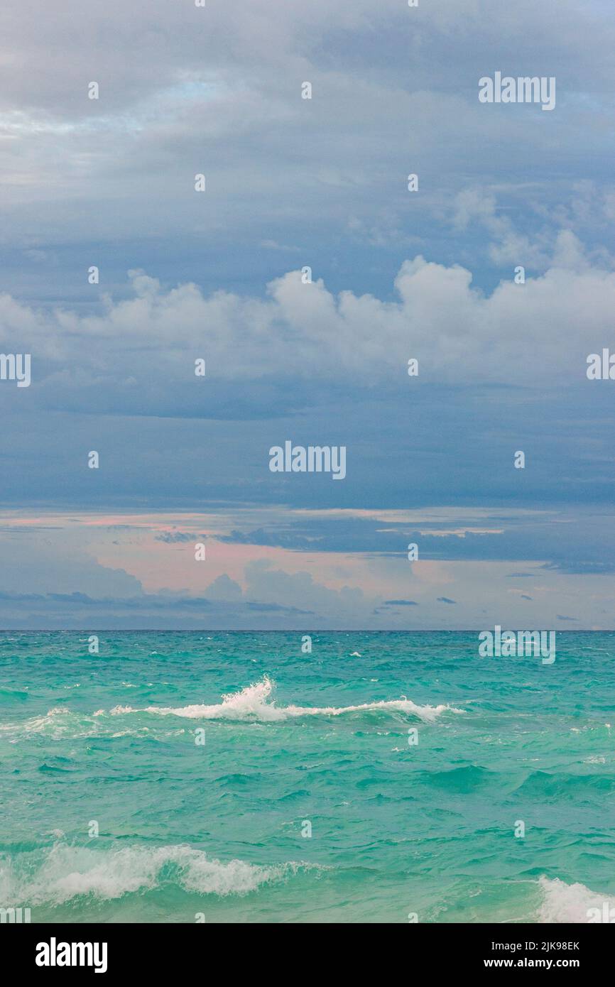 Bermuda Horseshoe Bay Beach Early Morning Sea & Sky Stock Photo - Alamy