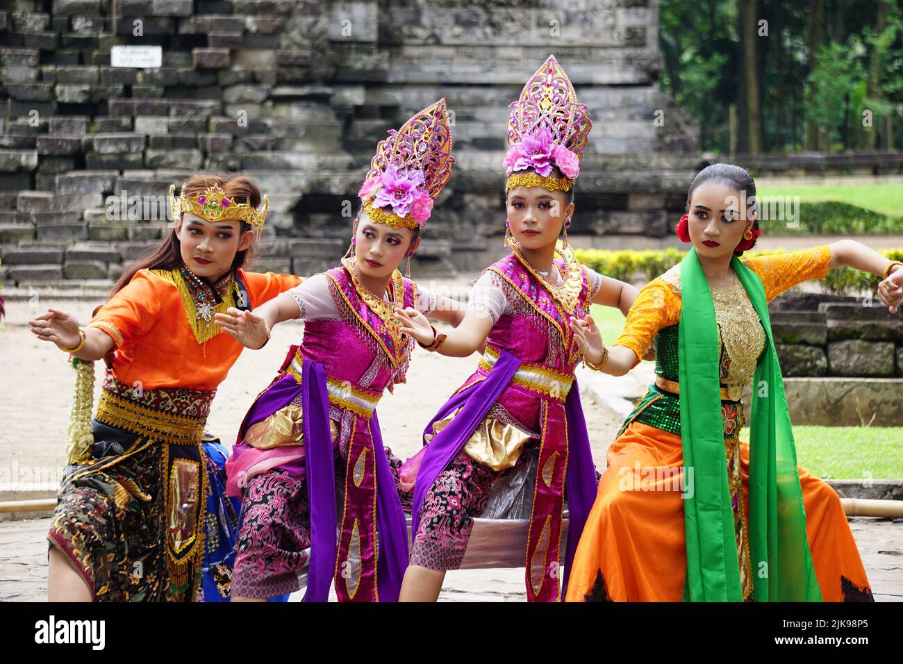 Indonesian dancer with traditional customs are ready to perform to ...