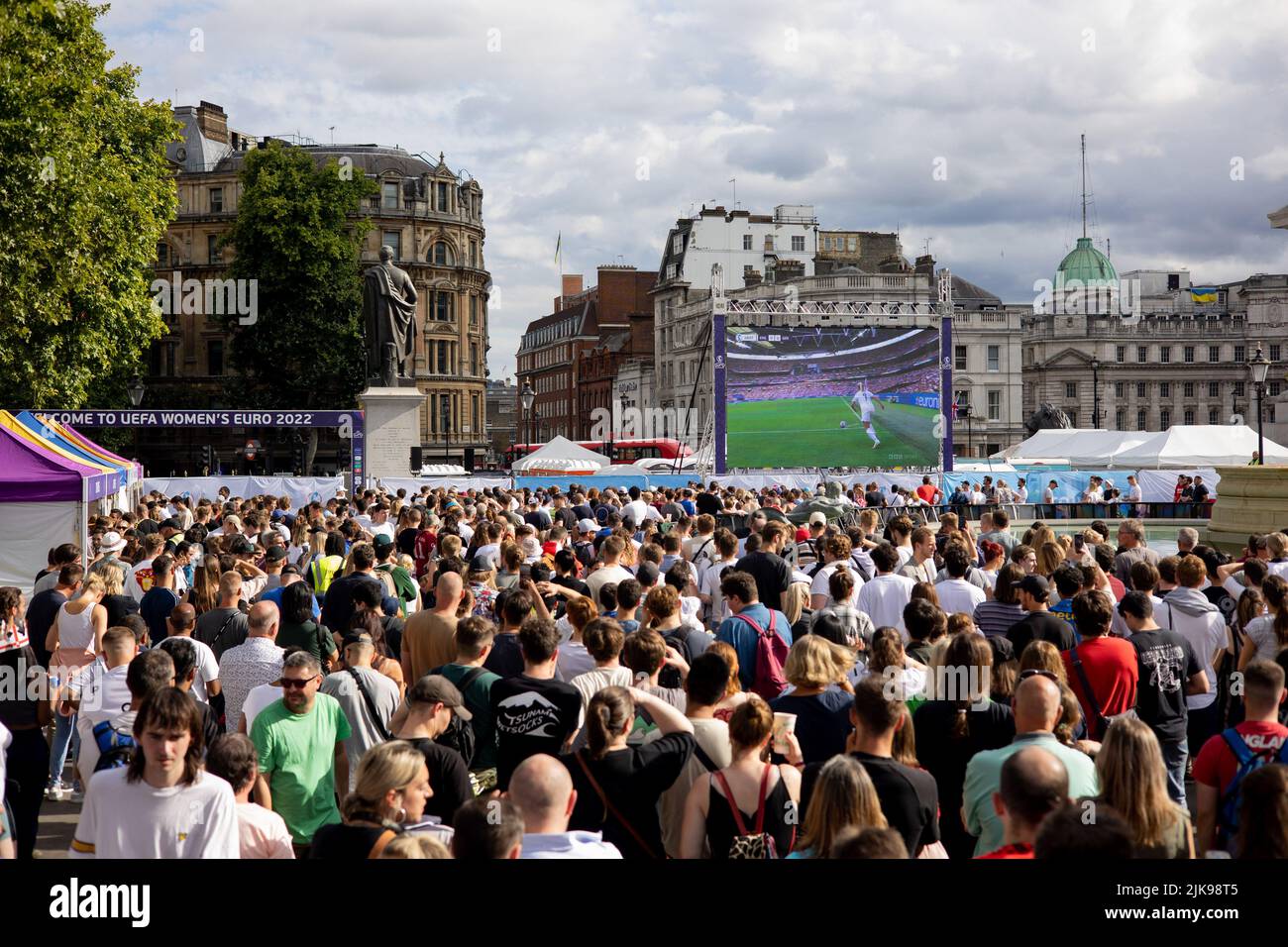 London, UK. 31st July, 2022. The overview of football fans watching ...