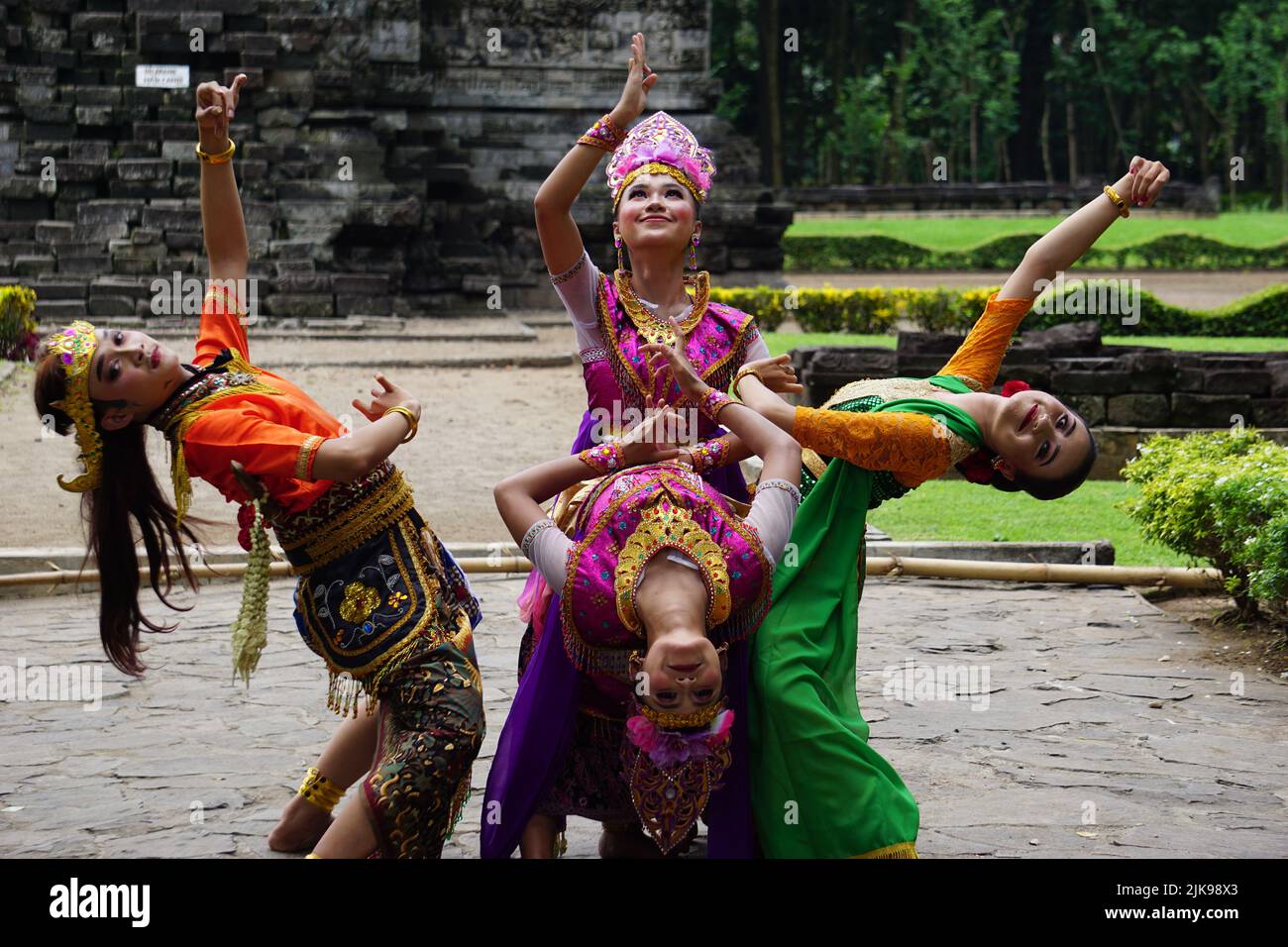 Indonesian dancer with traditional customs are ready to perform to ...