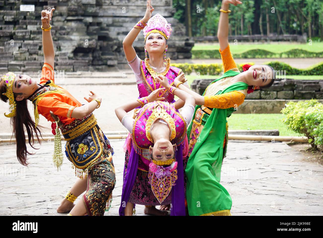 Indonesian dancer with traditional customs are ready to perform to ...