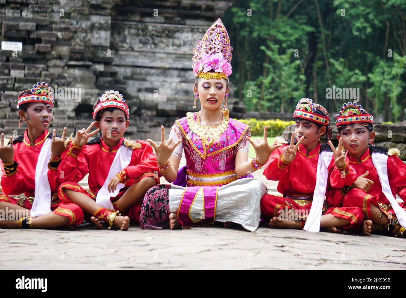 Indonesian dancer with traditional customs are ready to perform to ...