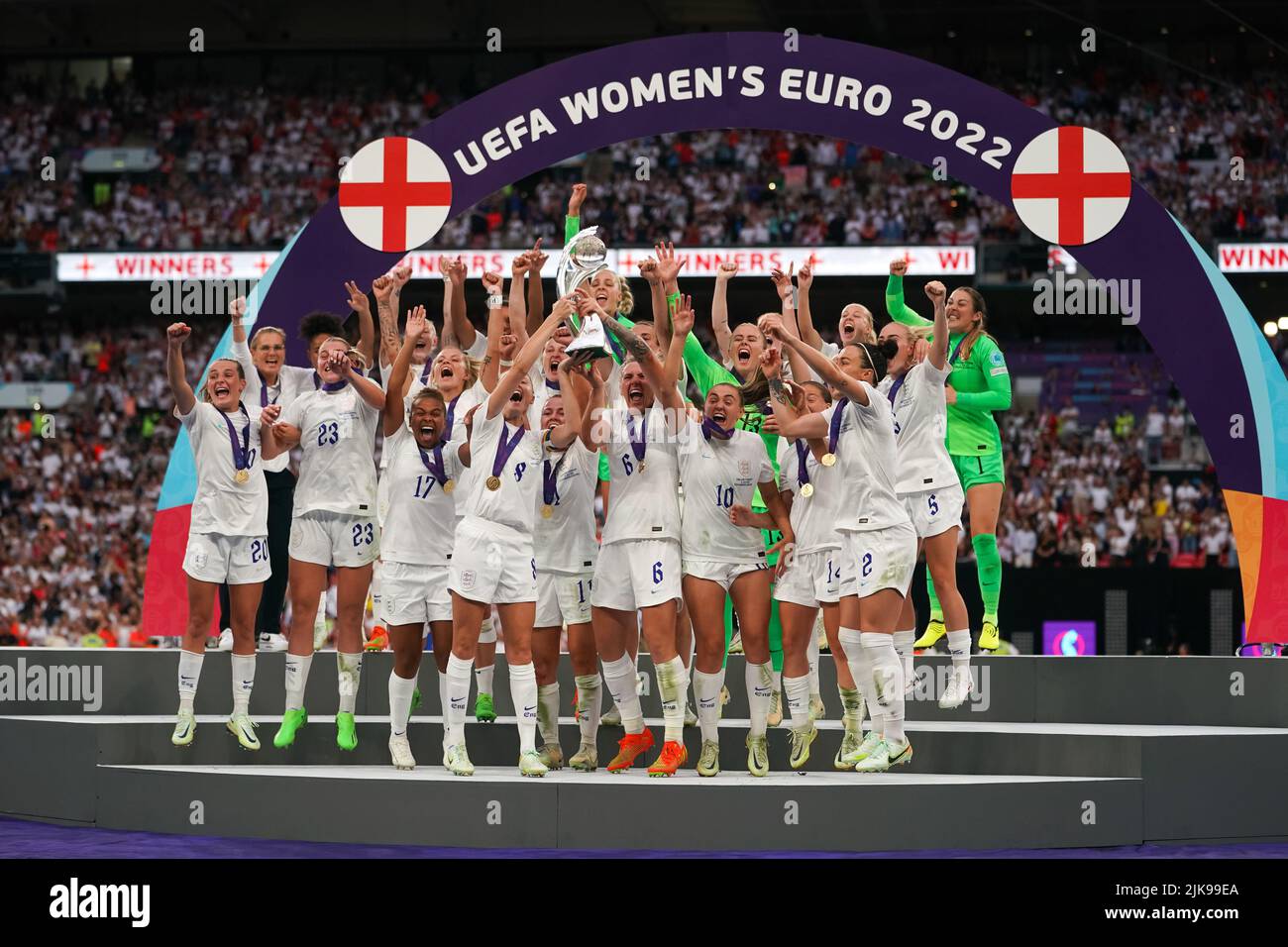 England womens euro 2022 winners hi-res stock photography and images ...