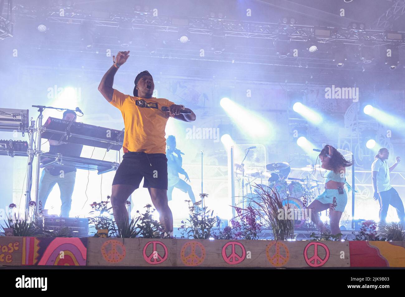 Won best british band hi-res stock photography and images - Alamy