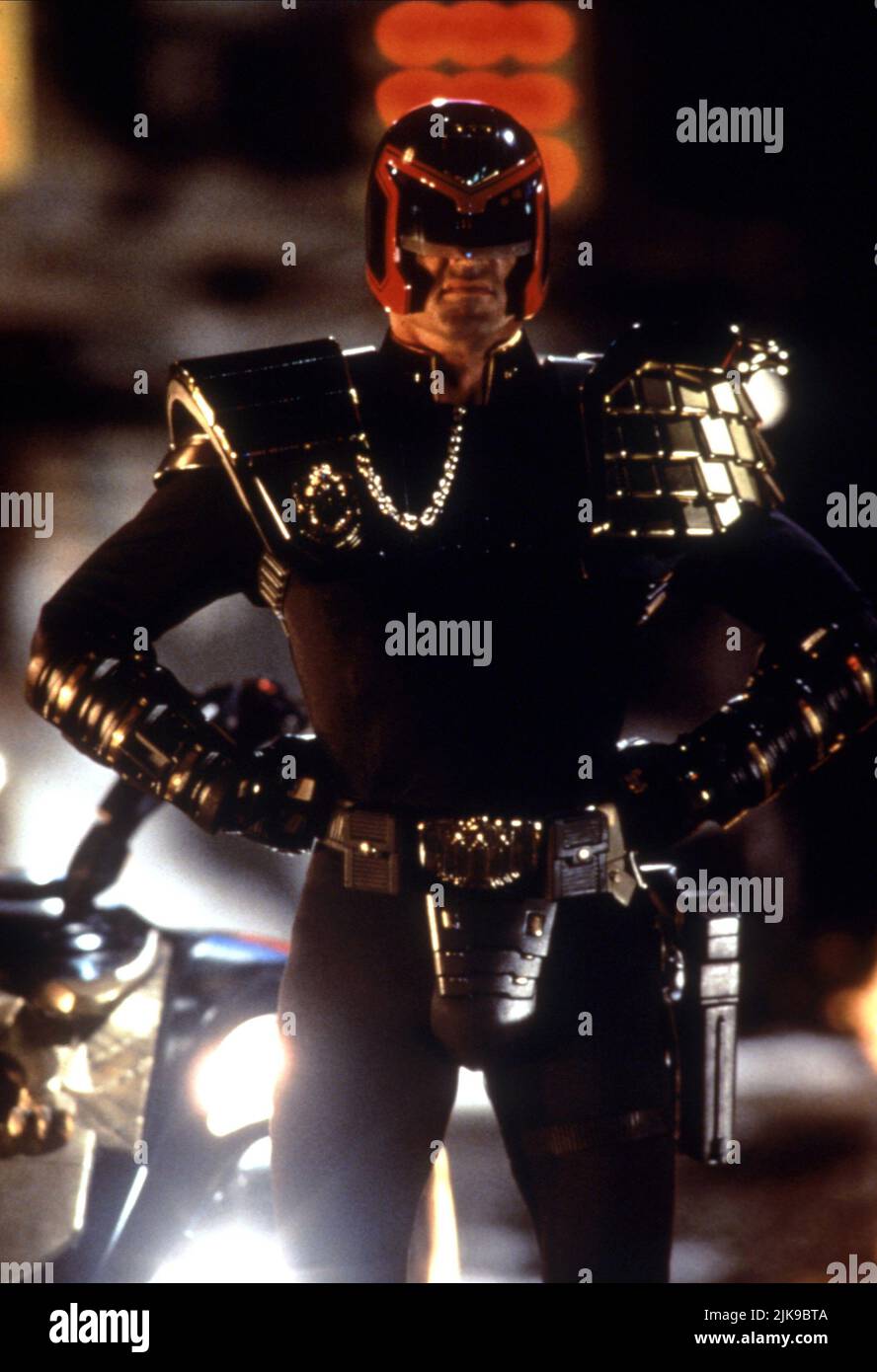 Sylvester Stallone Film: Judge Dredd (USA 1995) Director: Danny Cannon ...