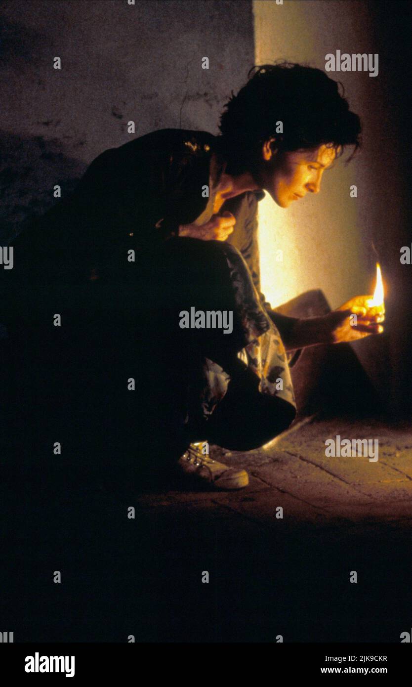 Juliette Binoche Film: The English Patient (USA/UK 1996) Characters: Hana Director: Anthony ...