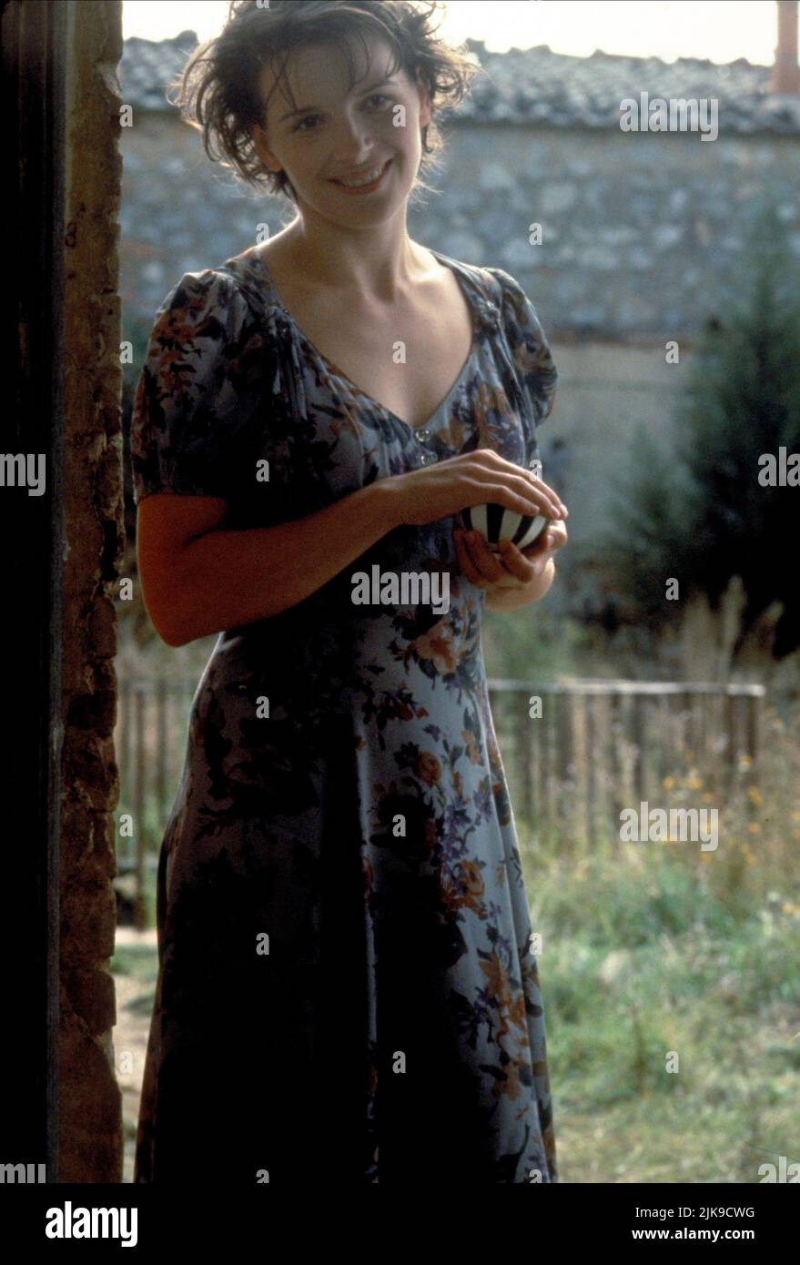 Juliette Binoche Film The English Patient (USA/UK 1996) Characters: Hana Director: Anthony ...