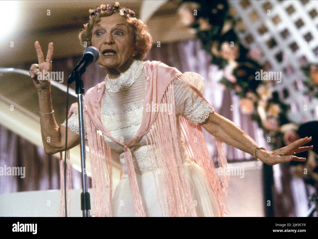 Ellen Albertini Dow Film The Wedding Singer (USA 1998) Characters ...