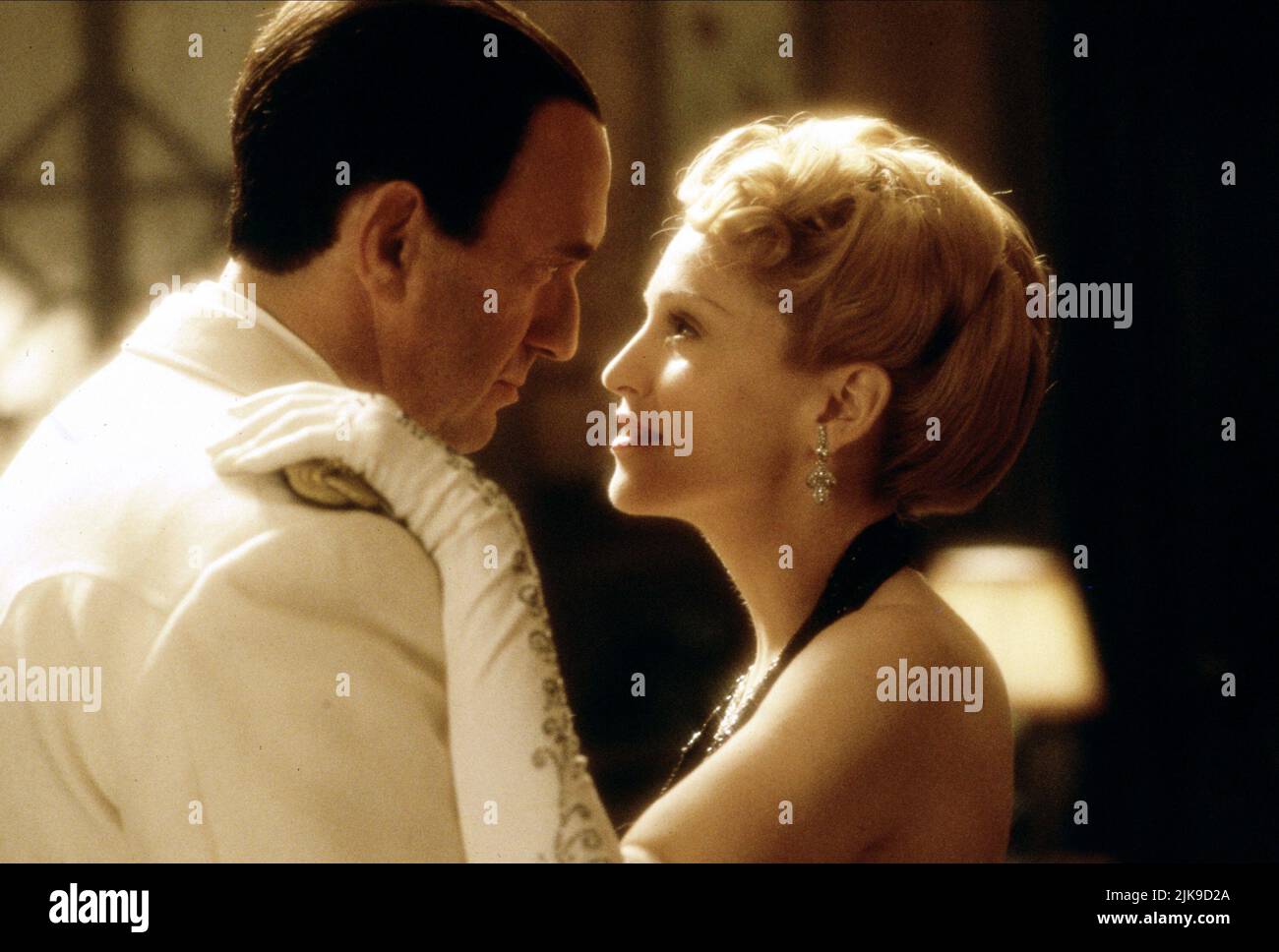 Madonna jonathan pryce evita 1996 hi-res stock photography and images ...