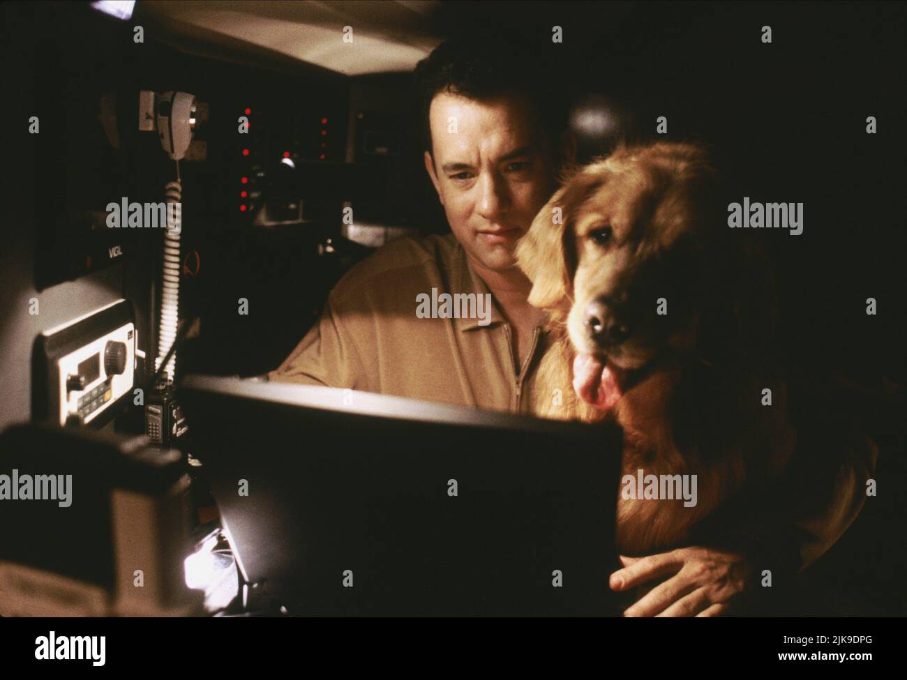 Tom Hanks & Dog Film You'Ve Got Mail (USA 1998) Characters: Joe Fox & Director: Nora Ephron 18 ...