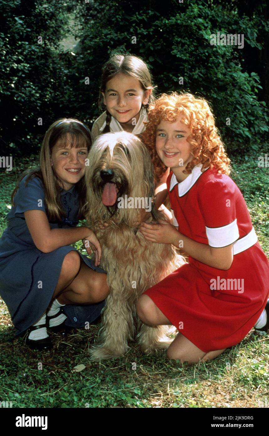 Emily Ann Lloyd, Camilla Belle & Ashley Johnson Film Annie: A Royal ...