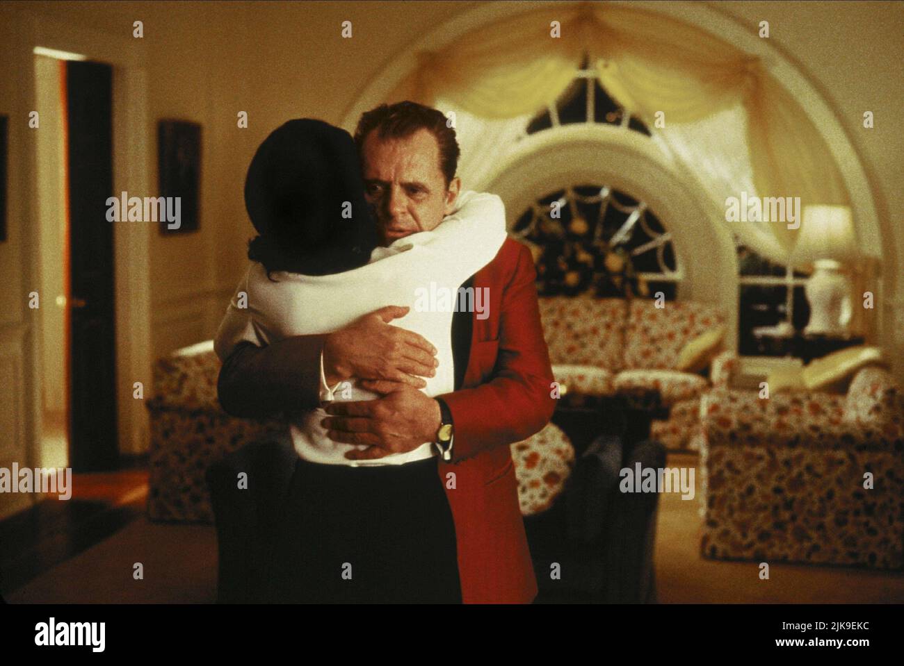 Annabeth Gish & Anthony Hopkins Film Nixon (USA 1995) Characters: Julie ...