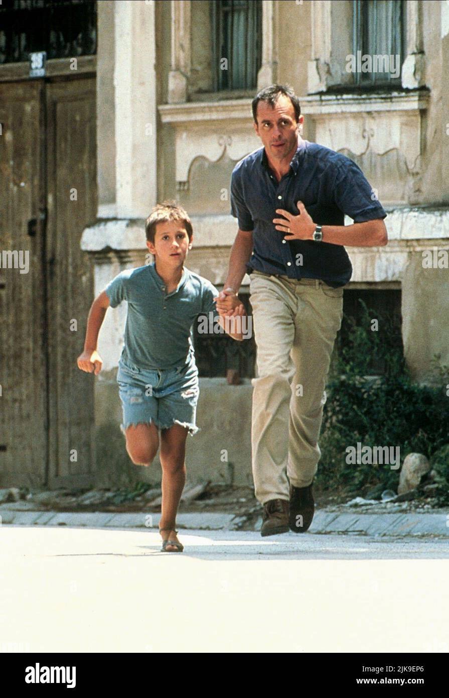 Emira nusevic welcome sarajevo 1997 hi-res stock photography and images ...