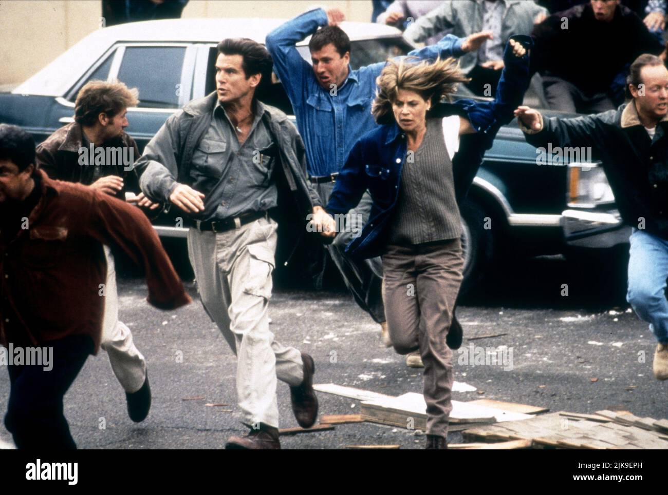 Peirce Brosnan, Linda Hamilton Film Dante'S Peak (USA 1997) Characters ...