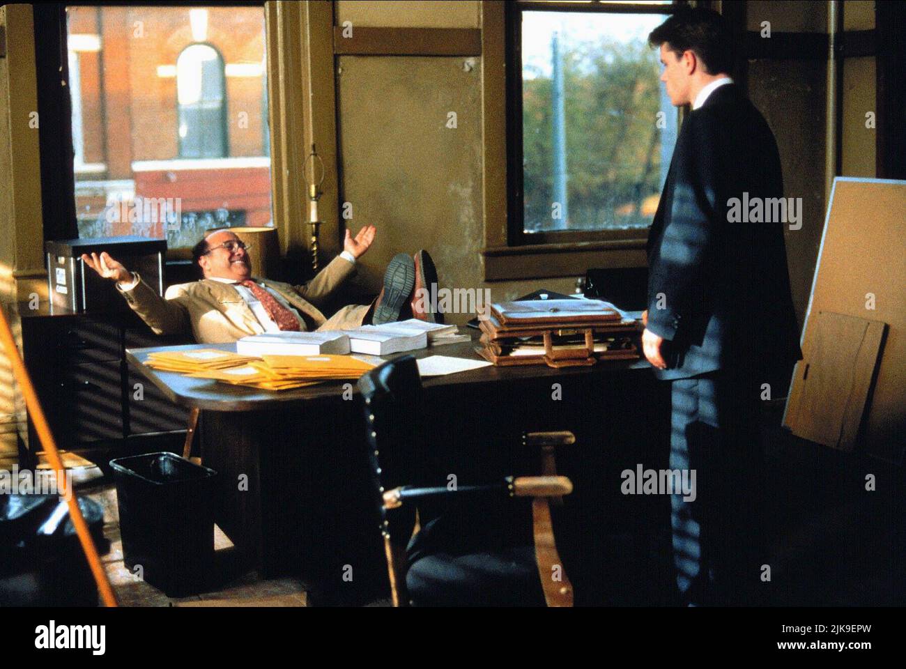 Danny Devito & Matt Damon Film The Rainmaker (USA 1997) Characters ...