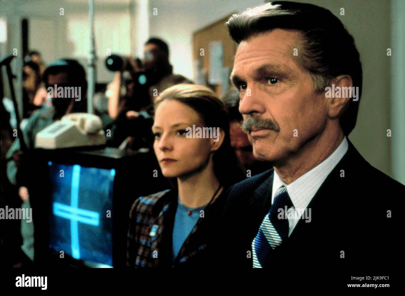 Jodie Foster & Tom Skerritt Film Contact (1997) Characters: Eleanor ...