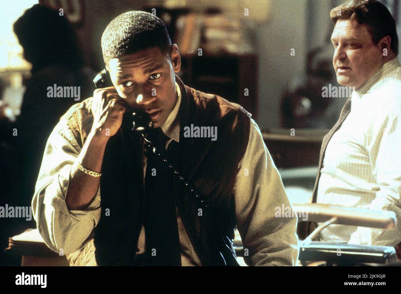 Denzel Washington,John Goodman Film: Fallen (1997) Characters: Det. John Hobbes,Det. Jonesy ...