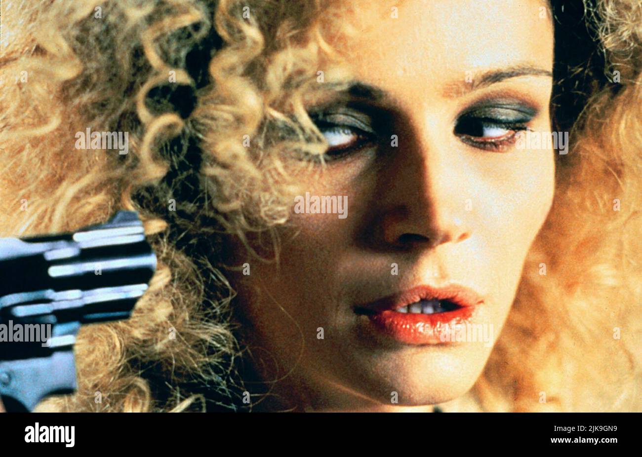 Francesca Neri Film Live Flesh; Carne Tremula (1997) Characters: Elena ...