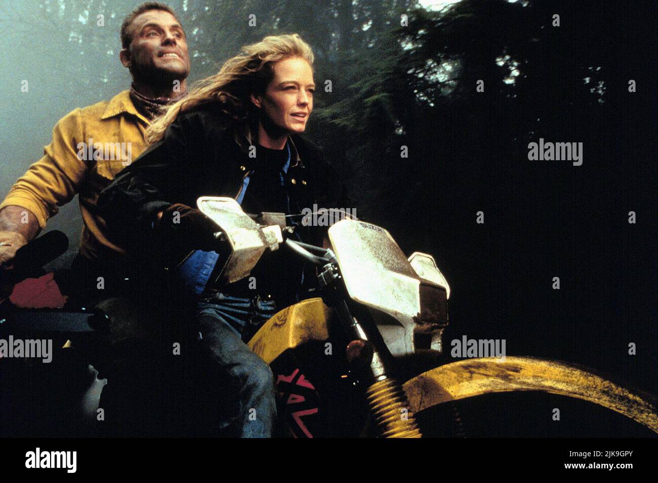 Howie Long & Suzy Amis Film Firestorm (1998) Characters: Jesse Graves & Jennifer Director: Dean ...