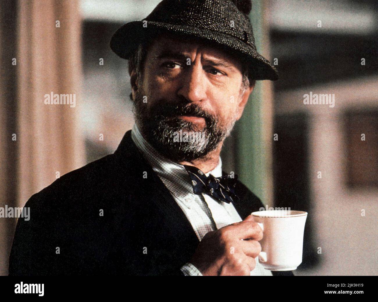 Robert De Niro Film Wag The Dog (1997) Characters: Conrad Brean ...