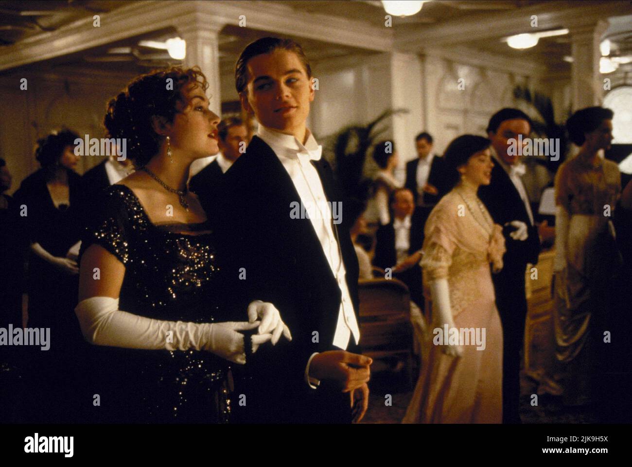Kate Winslet & Leonardo Dicaprio Film Titanic (USA 1997) Characters ...