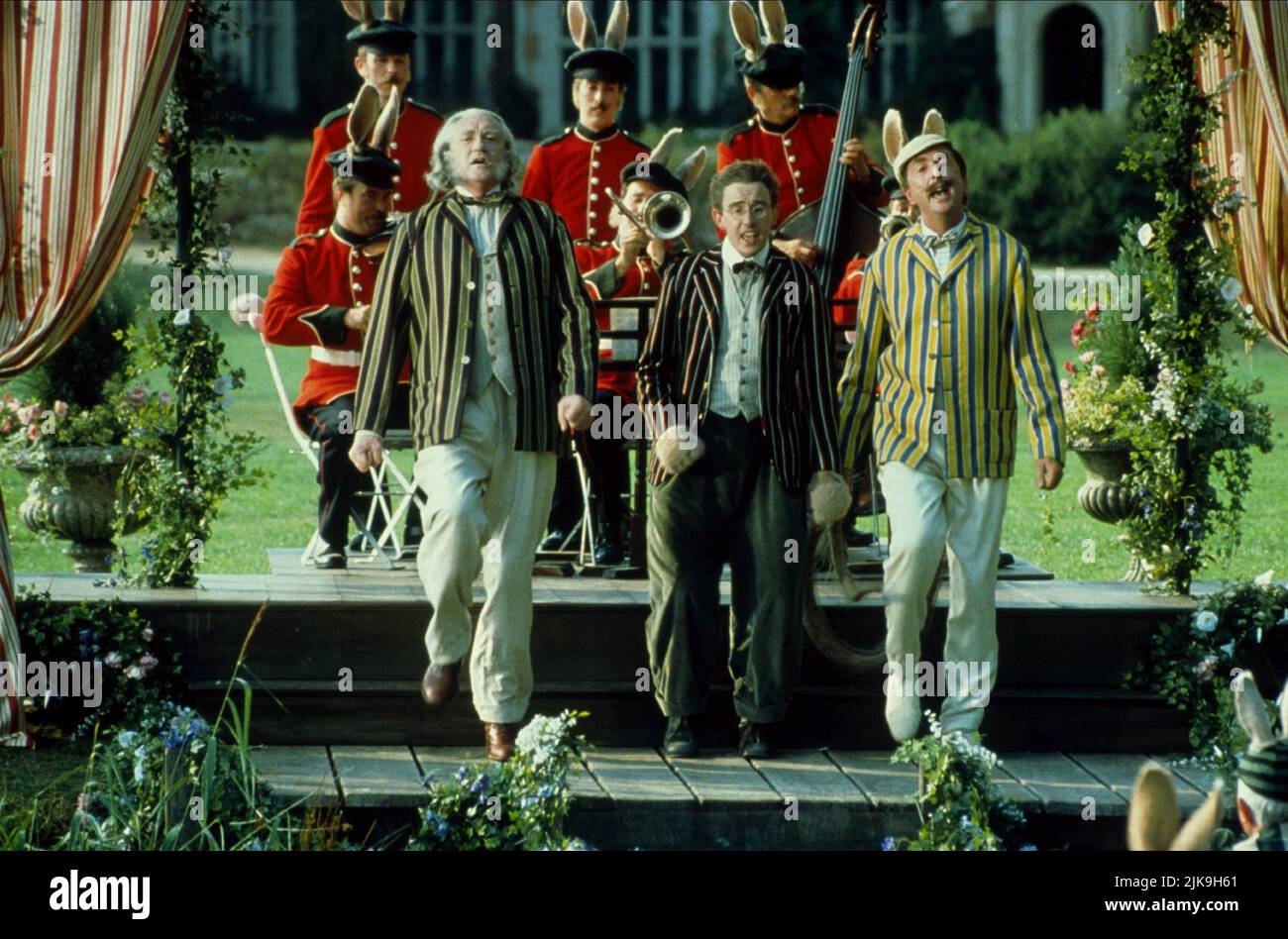 Rat and mole wind in the willows hi-res stock photography and images ...